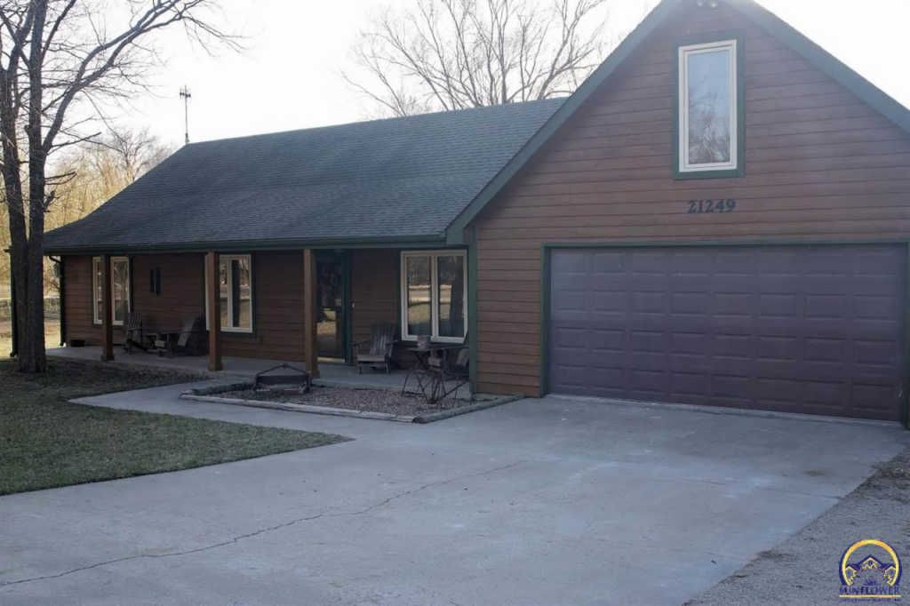 21249 S Michigan Rd, Quenemo, KS 66528 - See Est. Value, Schools & More