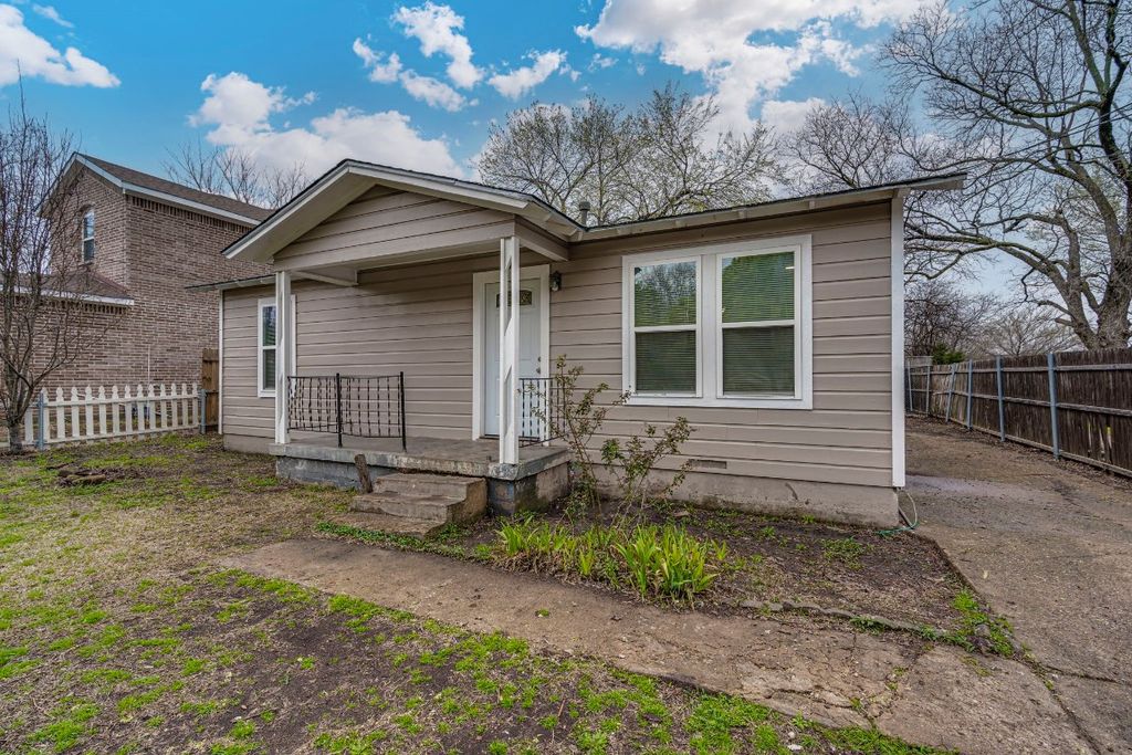 4445 Franklin St, Lancaster, TX 75134 - See Est. Value, Schools & More