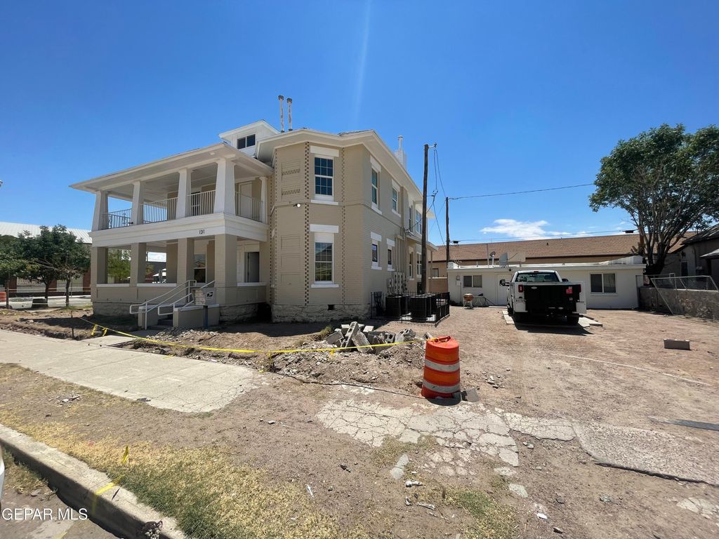 131 Newman St, El Paso, TX 79901 - See Est. Value, Schools & More