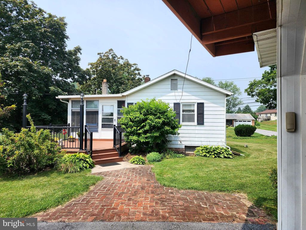 68 Sunset Dr, Mechanicsburg, PA 17050 - See Est. Value, Schools & More