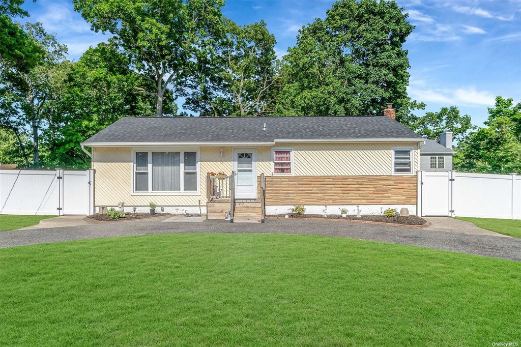 55 Denton Street, Patchogue, NY 11772 | Trulia