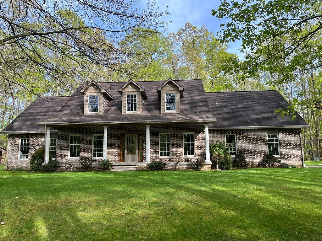 372 Maple Shade Rd, Cranberry, PA 16319 - See Est. Value, Schools & More