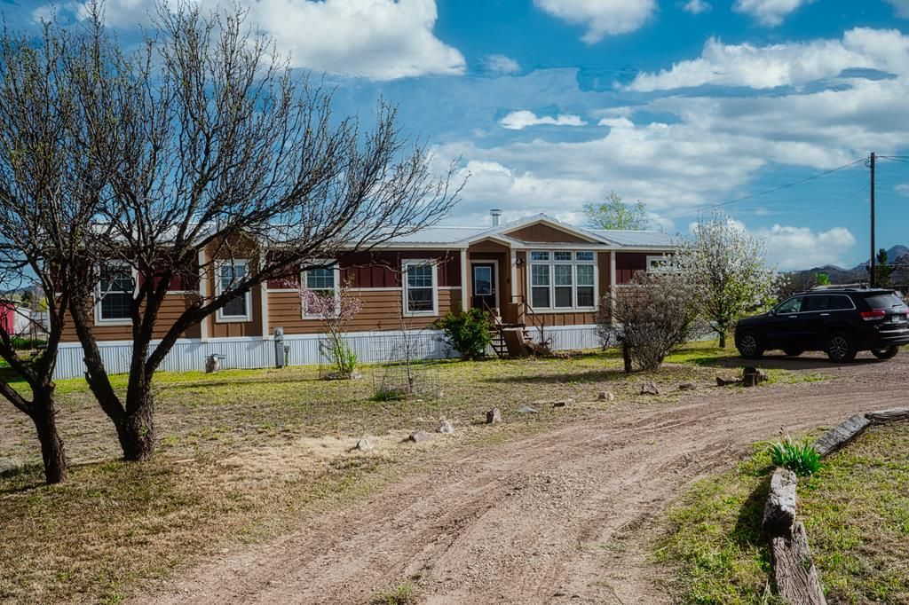 1702 W Fort Davis Ave, Alpine, TX 79830 - See Est. Value, Schools & More