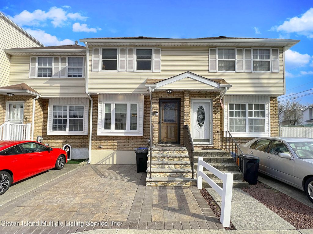 17 Deborah Loop, Staten Island, NY 10312 - See Est. Value, Schools & More