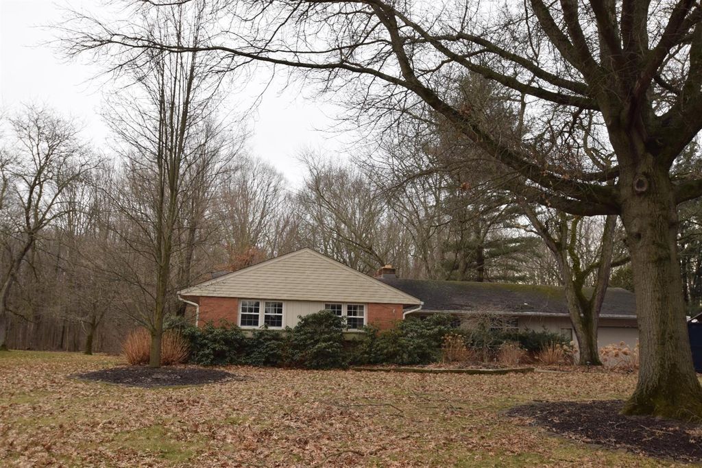 1690 Dogwood Dr, Chesterton, IN 46304 - See Est. Value, Schools & More