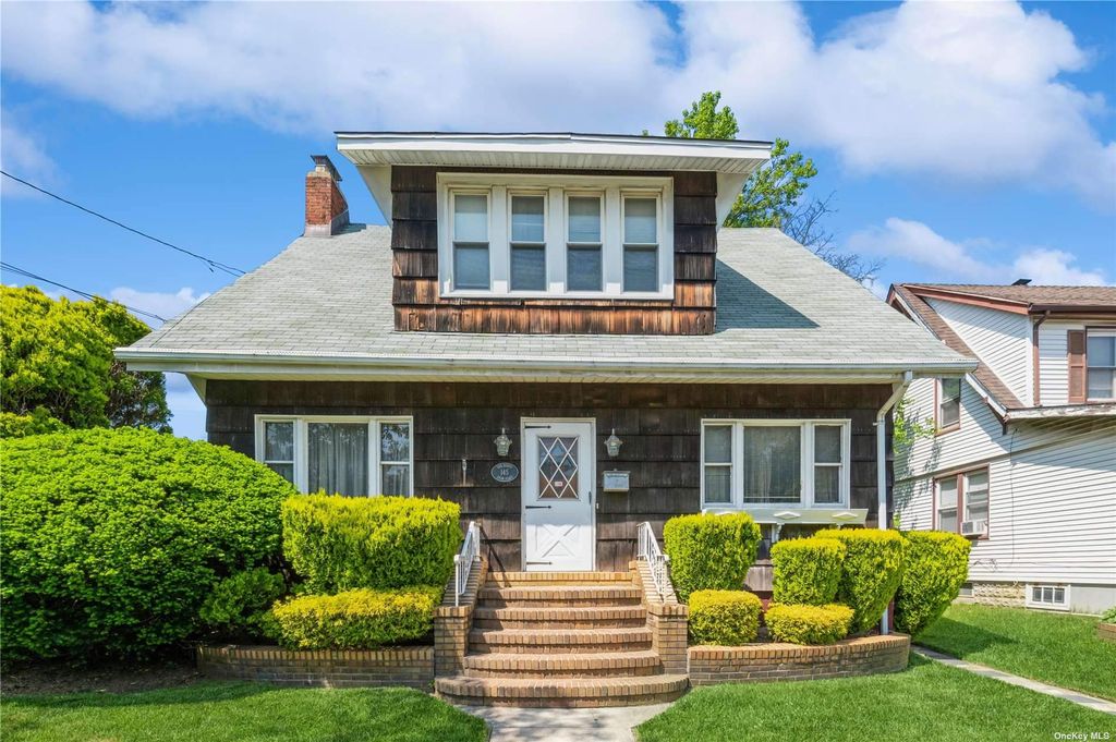 145 Lyon Place, Lynbrook, NY 11563 | Trulia