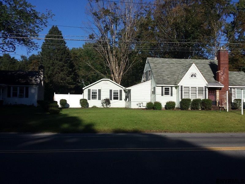 555 Maple Ave, Saratoga Springs, NY 12866 - See Est. Value, Schools & More