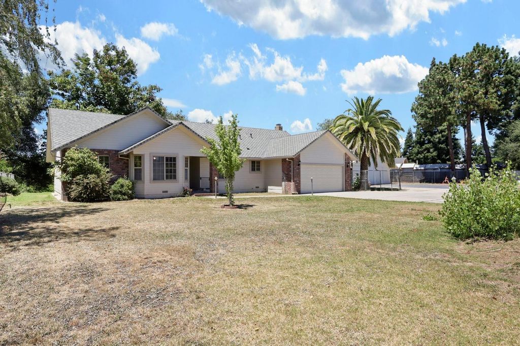 12851 E Locke Rd, Lockeford, CA 95237 - See Est. Value, Schools & More