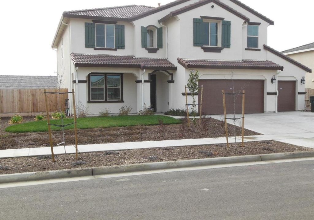 1085 W Sage Brush Way, Hanford, CA 93230 - See Est. Value, Schools & More