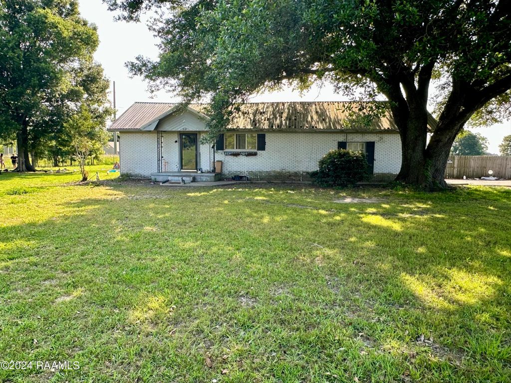 9119 Coulee Kinney Rd, Abbeville, LA 70510 | MLS# 24004657 | Trulia