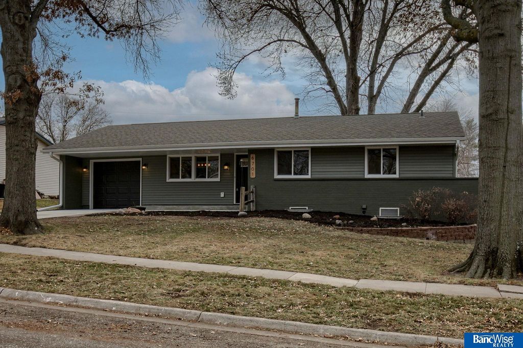 6701 S Bermuda Dr, Lincoln, NE 68506 - See Est. Value, Schools & More