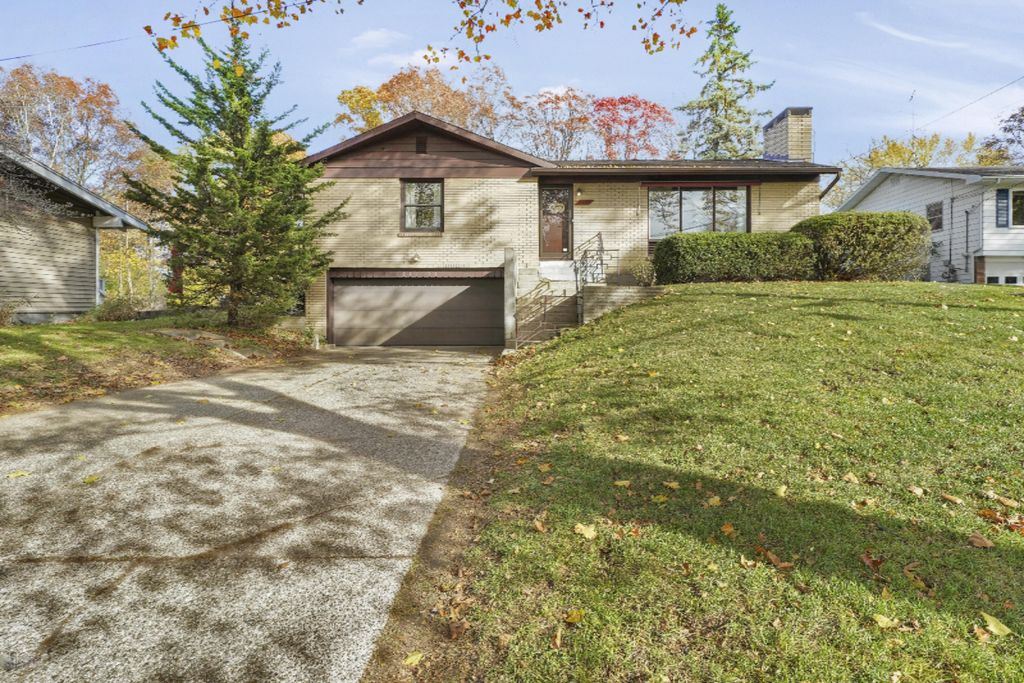 3404 Senora Ave SE, Grand Rapids, MI 49508 | Trulia