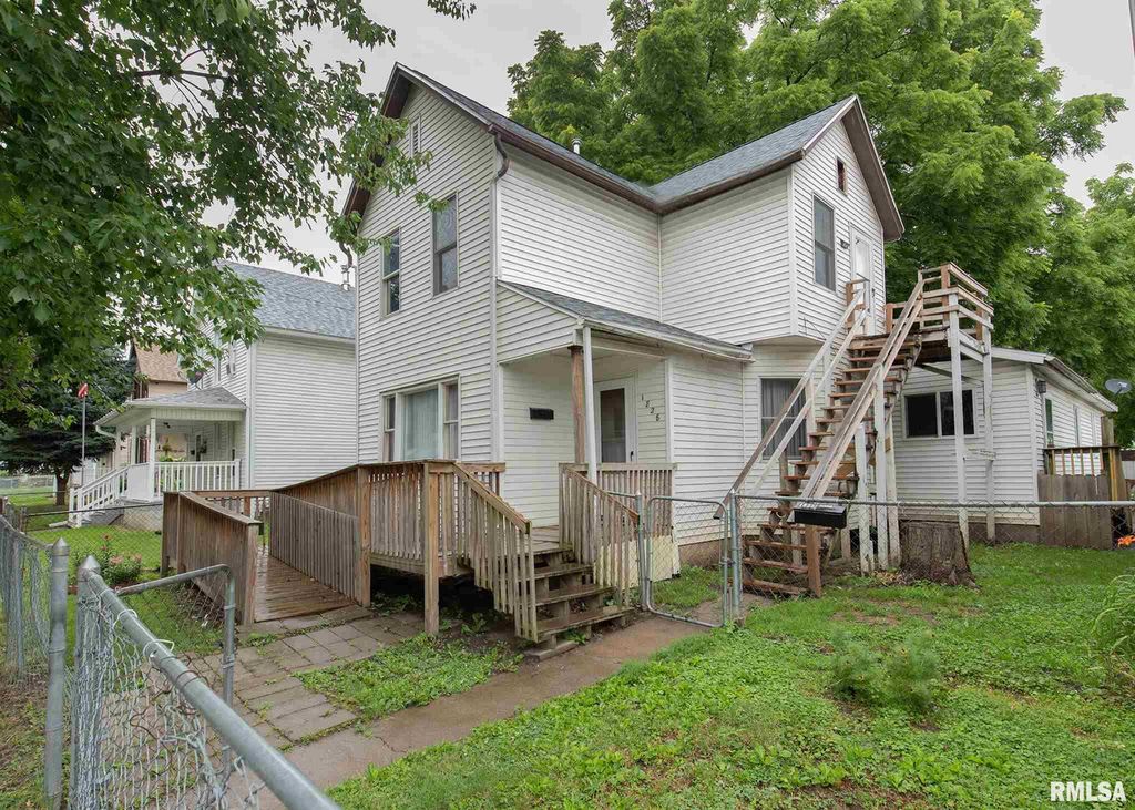 1828 W 6th St, Davenport, IA 52802 | Trulia