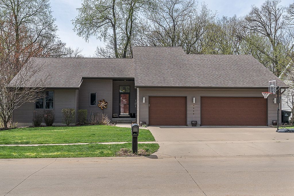 4833 Olde Mill Ct NE, Cedar Rapids, IA 52411 - See Est. Value, Schools ...