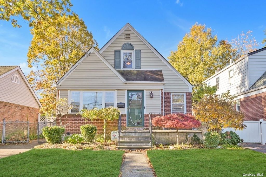 129 Andrews Road, Mineola, NY 11501 | Trulia