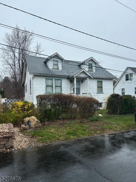 14 Crescent Ave, Totowa, NJ 07512 - See Est. Value, Schools & More