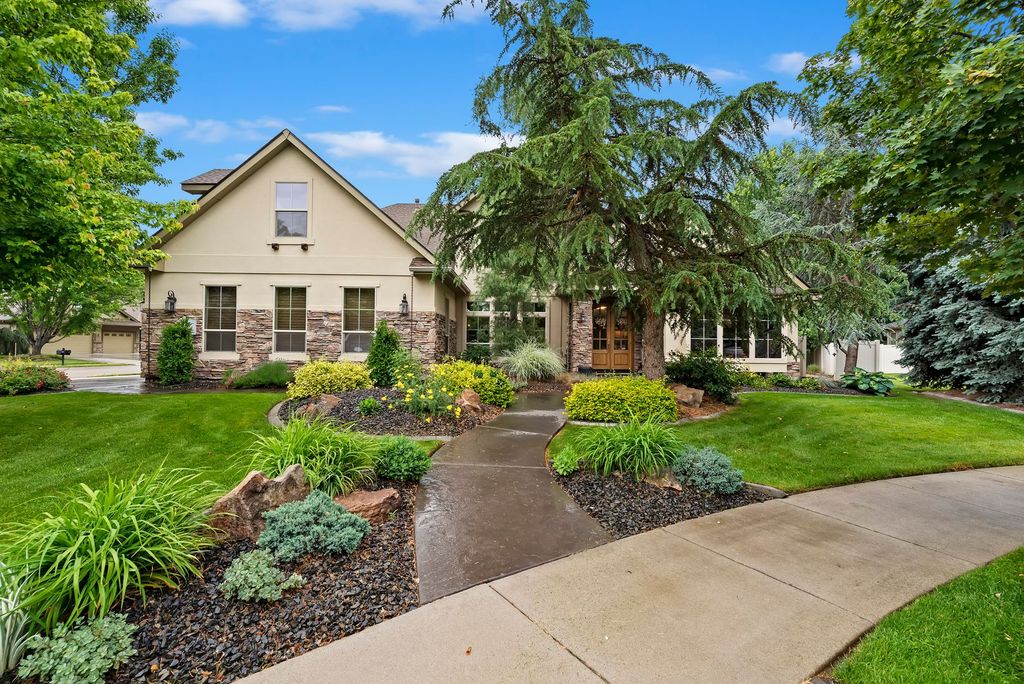 252 N Flower Pl, Eagle, ID 83616 - See Est. Value, Schools & More