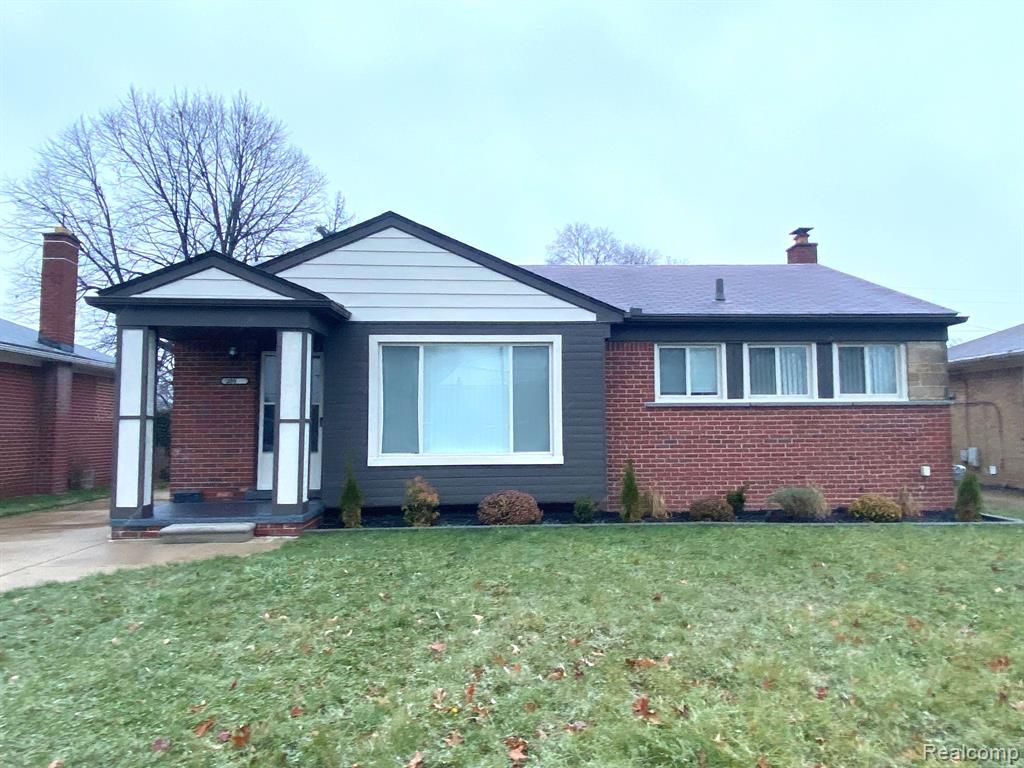 28916 Kaufman St, Roseville, MI 48066 - See Est. Value, Schools & More