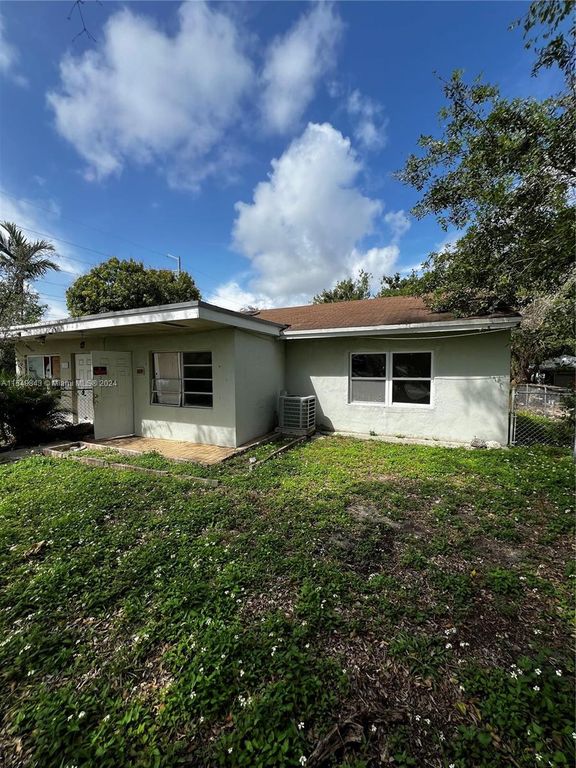 1425 NE 131st St, North Miami, FL 33161 - See Est. Value, Schools & More
