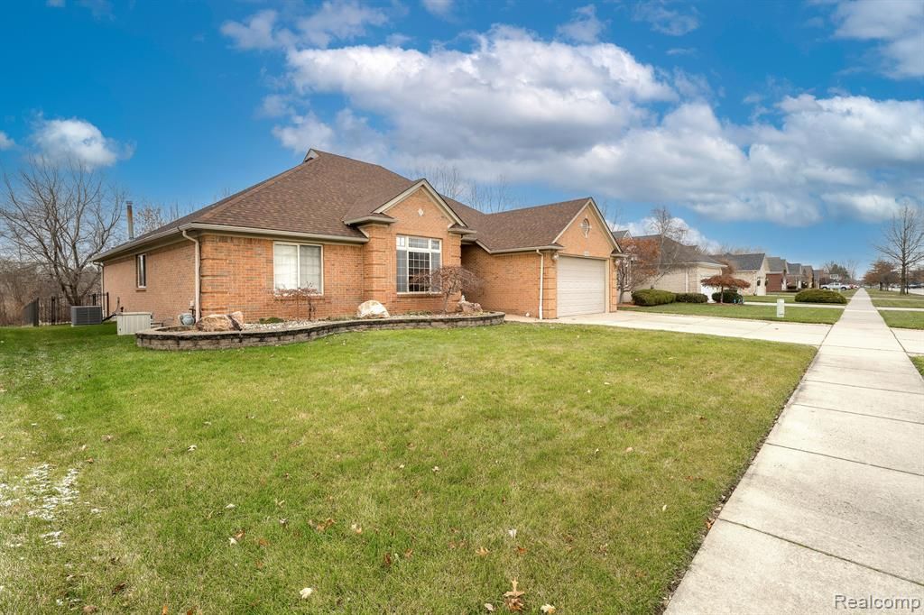 51389 Woodside Dr, Macomb, MI 48042 | MLS# 20230104679 | Trulia