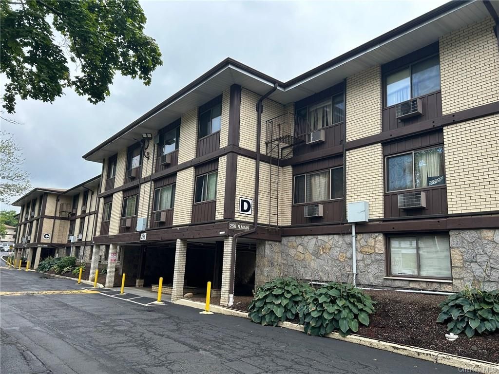256 North Main Street UNIT D12, Spring Valley, NY 10977 | Trulia