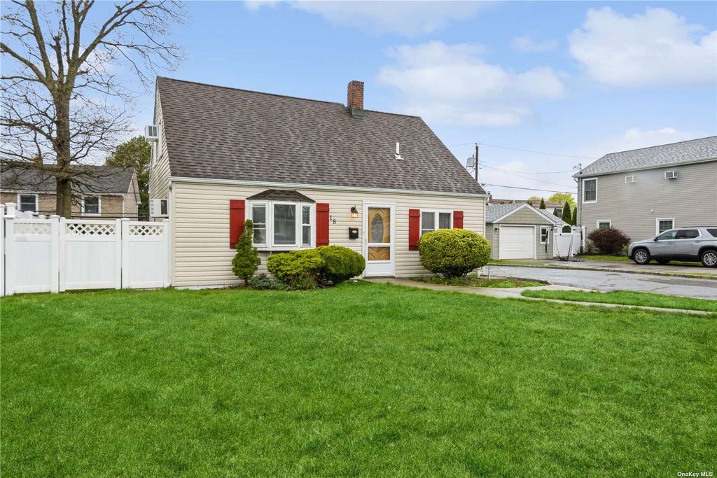 18 Gun Lane, Levittown, NY 11756 | Trulia
