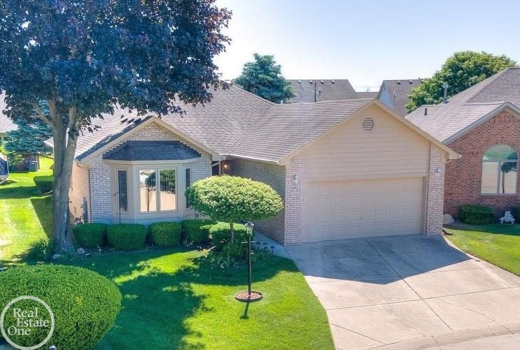 52694 Covecreek Dr, Macomb, MI 48042 - See Est. Value, Schools & More