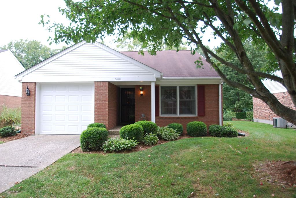 8810 Staghorn Dr, Louisville, KY 40242 - See Est. Value, Schools & More