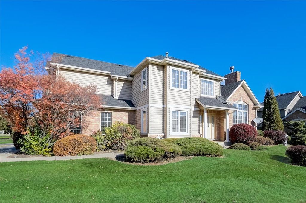 18419 Carrington Ct, Hazel Crest, IL 60429 - See Est. Value, Schools & More