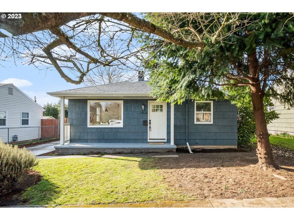 7826 SE Salmon St, Portland, OR 97215 - See Est. Value, Schools & More