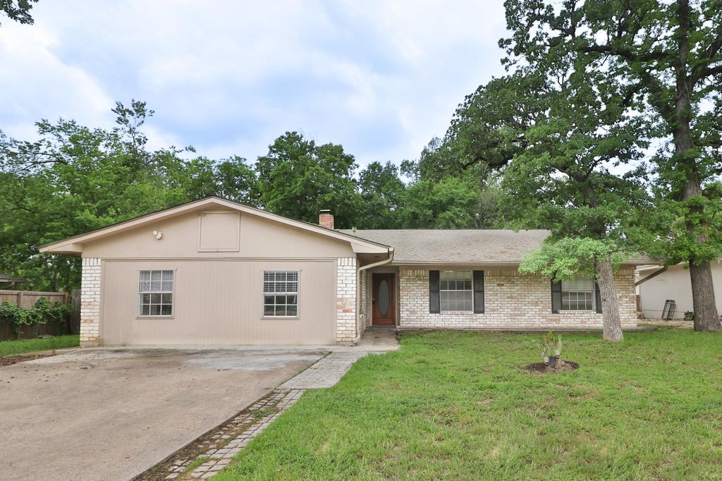 1409 Tara Cir, College Station, TX 77840 - See Est. Value, Schools & More
