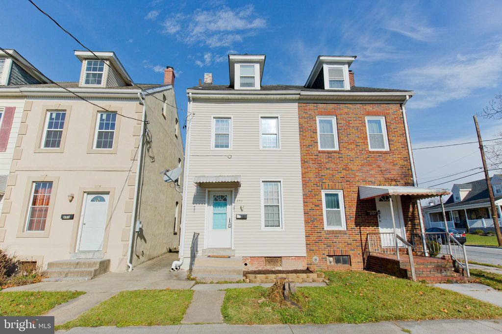 895 E Mifflin St, Lebanon, PA 17046 - See Est. Value, Schools & More