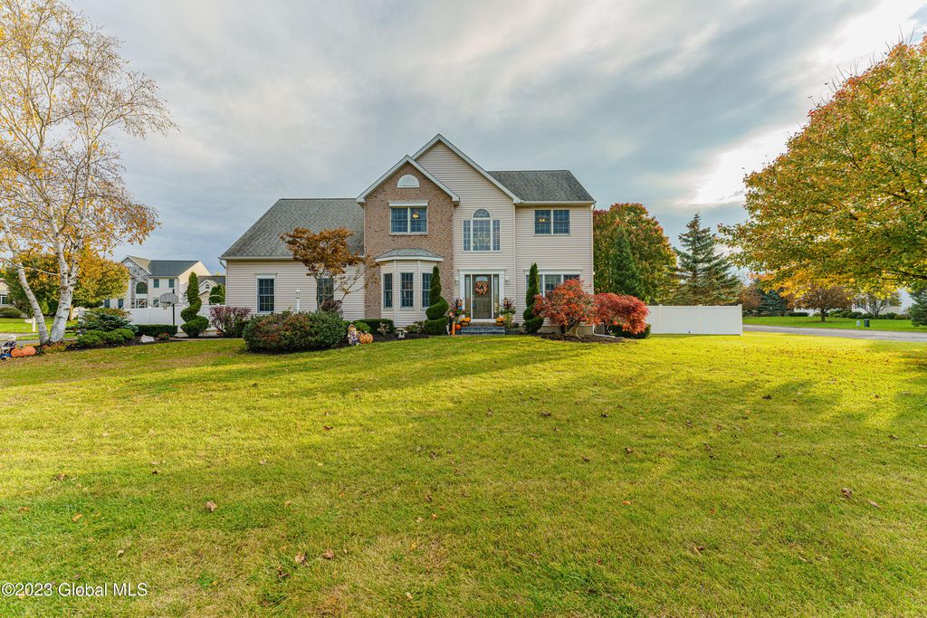 1 Chanelle Court, Loudonville, NY 12211 - See Est. Value, Schools & More