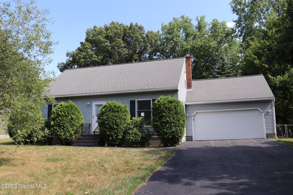 5 Concord Drive, Niskayuna, NY 12309 - See Est. Value, Schools & More