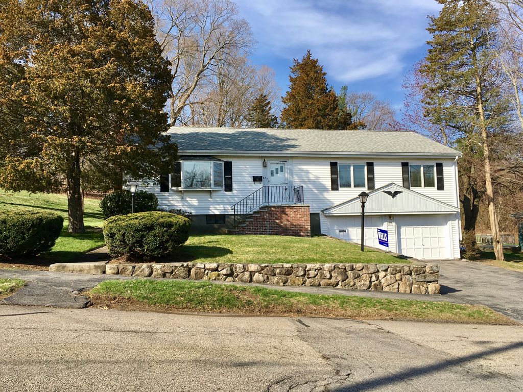 67 Ridgewood Rd, Milton, MA 02186 - See Est. Value, Schools & More