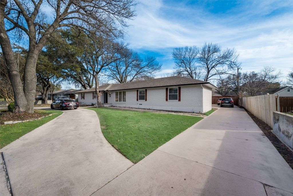 5526 Forest Ln, Dallas, TX 75230 - See Est. Value, Schools & More