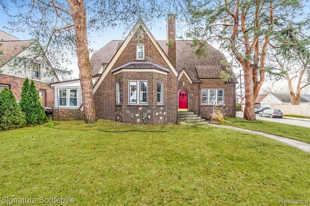 216 Cherokee Rd, Pontiac, MI 48341 - See Est. Value, Schools & More