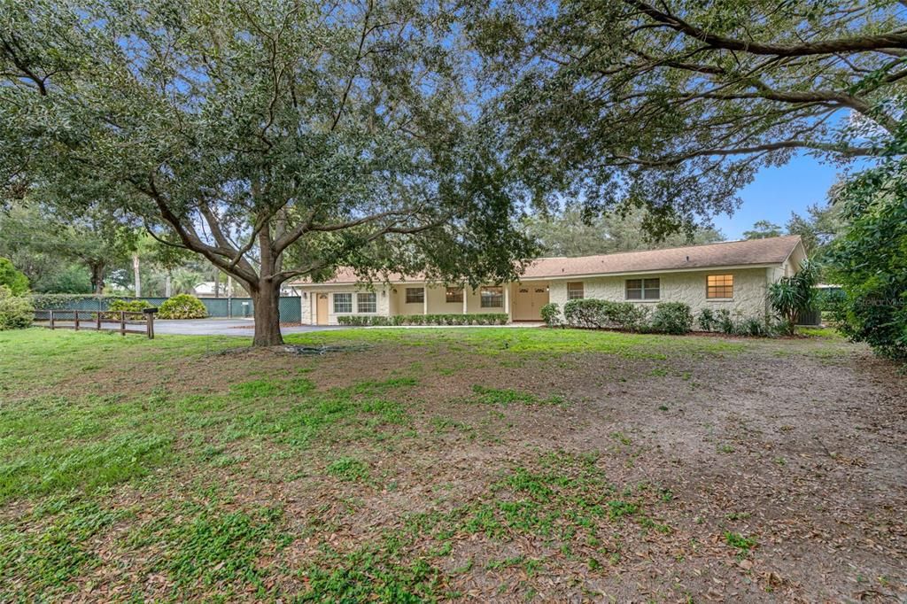 819 S Kings Ave, Brandon, FL 33511 - See Est. Value, Schools & More