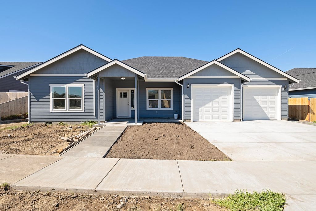 1013 N Rose St, Phoenix, OR 97535 - See Est. Value, Schools & More