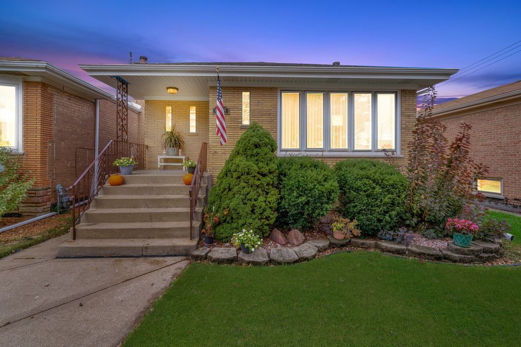 6018 W 64th St, Chicago, IL 60638 - See Est. Value, Schools & More