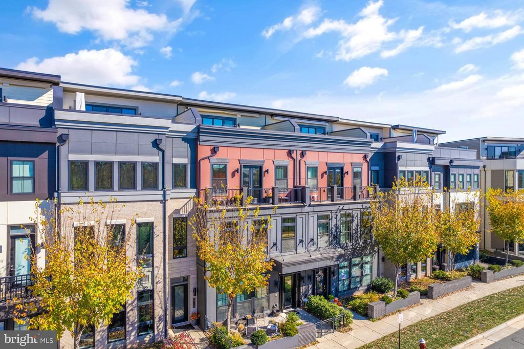 20430 Northpark Dr, Ashburn, VA 20147 - See Est. Value, Schools & More