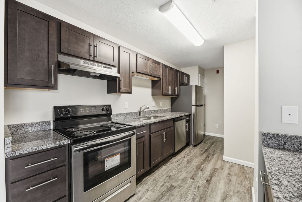 424 Spring Lake Blvd #301, Granger, IN 46530 - See Est. Value, Schools ...