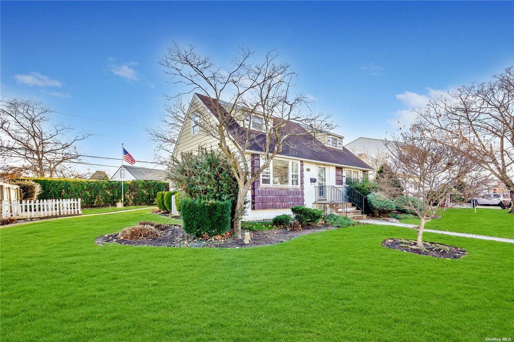 864 Whitebirch Lane, Wantagh, NY 11793 | Trulia