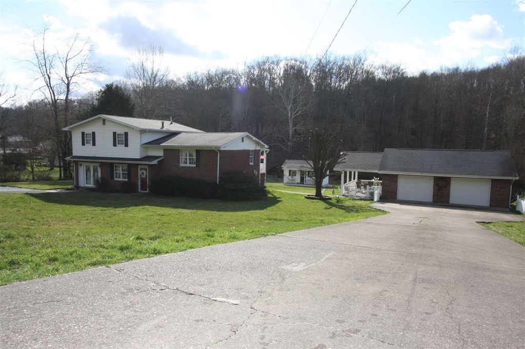 8201 McComas Rd, Salt Rock, WV 25559 - See Est. Value, Schools & More