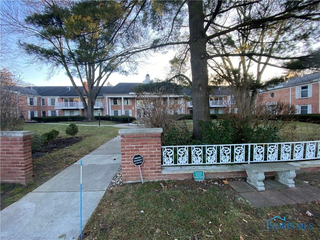 5679 Monroe St #216, Sylvania, OH 43560 - See Est. Value, Schools & More