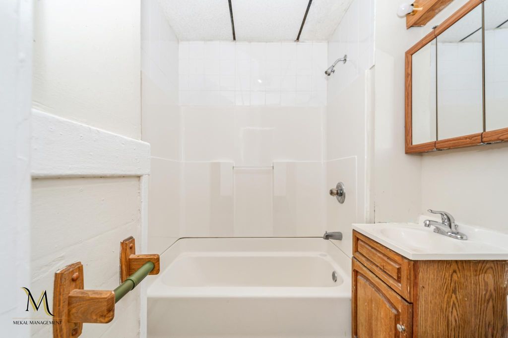 80 Cochran St #2L, Chicopee, MA 01020 | Trulia