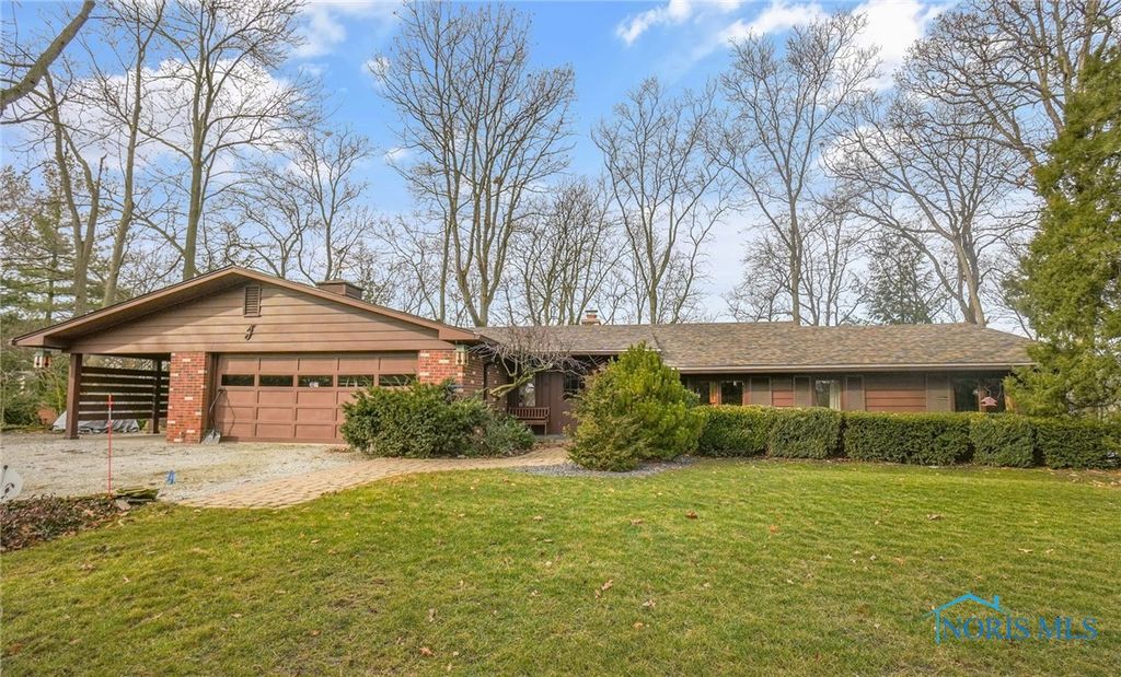 25023 W River Rd, Perrysburg, OH 43551 - See Est. Value, Schools & More