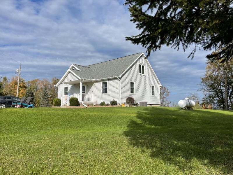 8772 S Lakeshore Rd, Harbor Beach, MI 48441 - See Est. Value, Schools ...