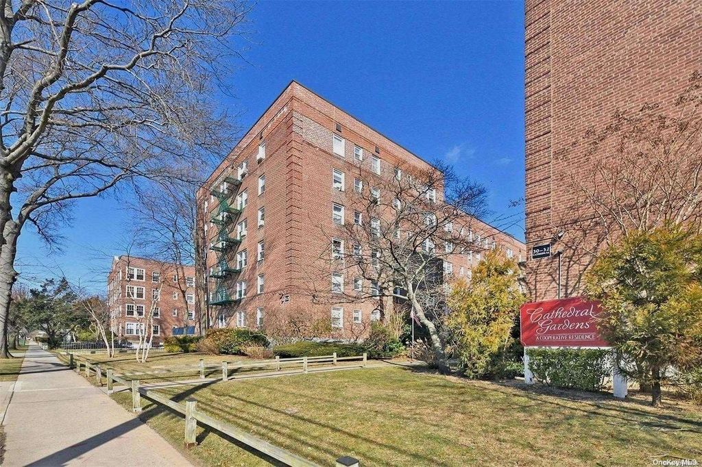 36 Cathedral Avenue UNIT 3C, Hempstead, NY 11550 | MLS# 3529459 | Trulia