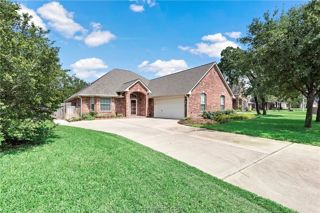 3712 Williams Trace Dr, Bryan, TX 77808 | MLS# 24009180 | Trulia